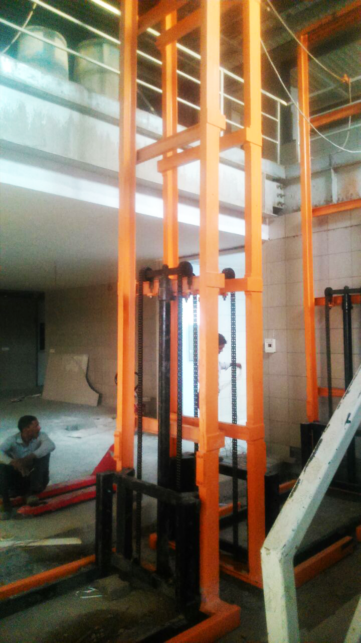 Hydraulic Goods Lifts Manufacturer, Goods Lifts